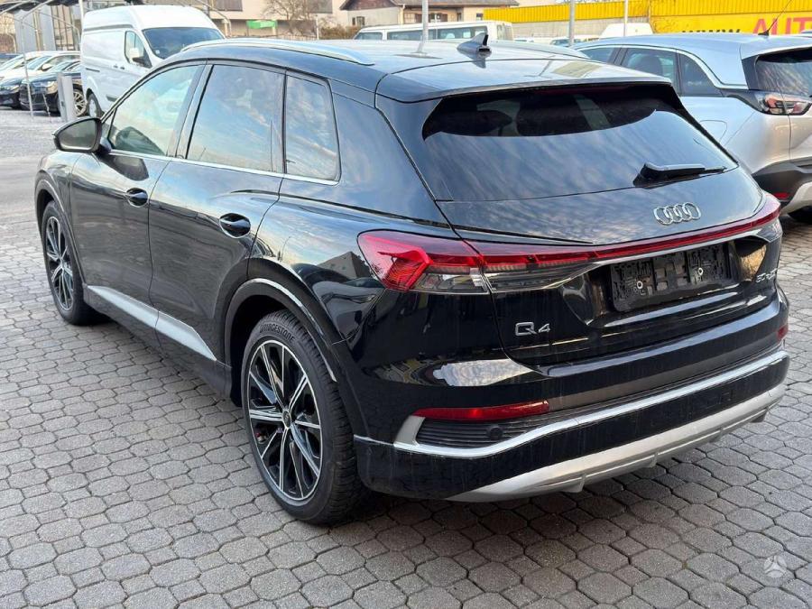 Melns Audi Q4 e-tron 2023 Marijampole, ar dzinēja tilpumu 0.00 L un nobraukumu 97 tūkst. km par 29950 €, foto 3 vietnē AUTOMOTO.COM.LV