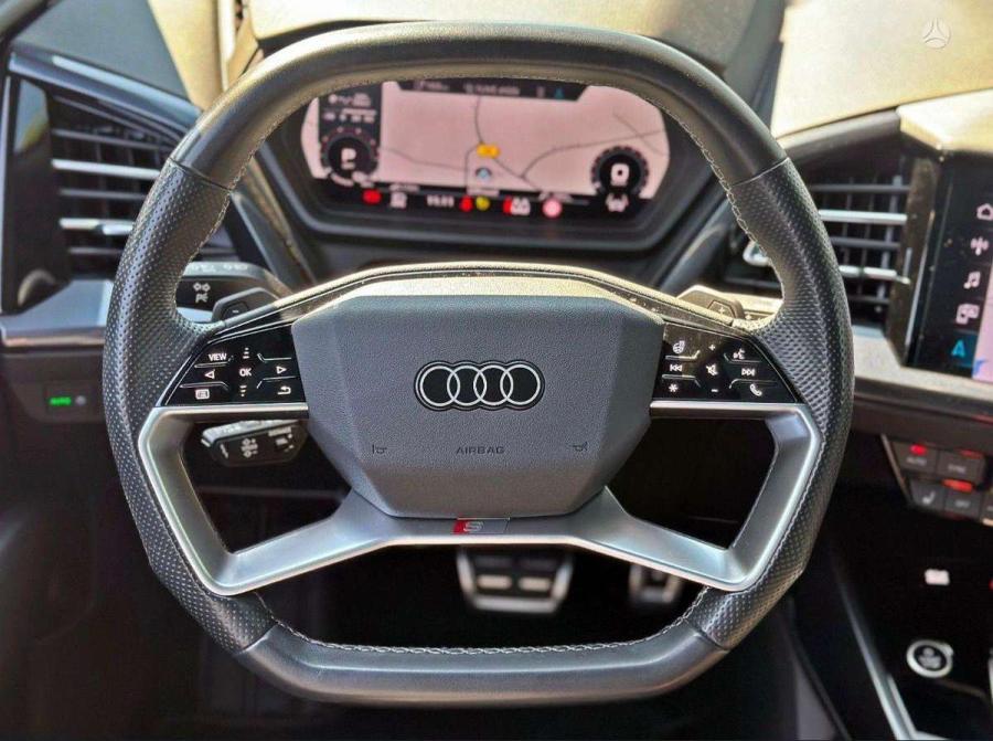 Черный Ауди Q4 e-tron 2023 в Вильнюс, объемом двигателя 0.00 л и пробегом 129 тыс. км за 31900 €, фото 15 на AUTOMOTO.COM.LV