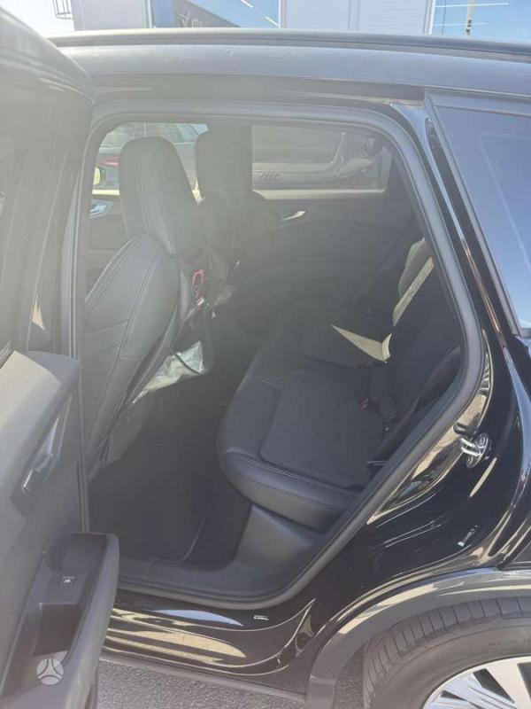 Black Audi Q4 e-tron 2023 in Kaunas, with an engine capacity of 0.00 L and mileage of 59 thousand km for 32500 €, photo 10 on AUTOMOTO.COM.LV