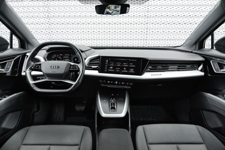 Melns Audi Q4 e-tron 2023 Mārupe, ar dzinēja tilpumu 0.00 L un nobraukumu 98 tūkst. km par 35550 €, foto 7 vietnē AUTOMOTO.COM.LV