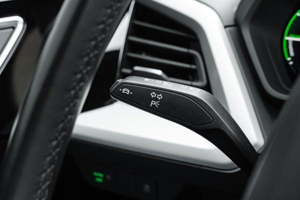 Melns Audi Q4 e-tron 2023 Mārupe, ar dzinēja tilpumu 0.00 L un nobraukumu 98 tūkst. km par 35550 €, foto 7 vietnē AUTOMOTO.COM.LV