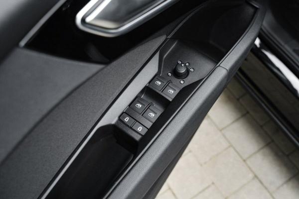 Melns Audi Q4 e-tron 2023 Mārupe, ar dzinēja tilpumu 0.00 L un nobraukumu 98 tūkst. km par 35550 €, foto 9 vietnē AUTOMOTO.COM.LV