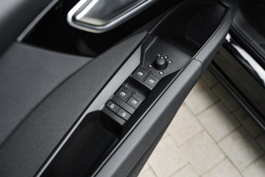Melns Audi Q4 e-tron 2023 Mārupe, ar dzinēja tilpumu 0.00 L un nobraukumu 98 tūkst. km par 35550 €, foto 10 vietnē AUTOMOTO.COM.LV