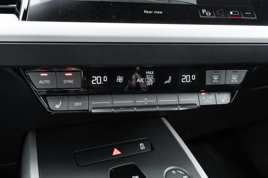 Melns Audi Q4 e-tron 2023 Mārupe, ar dzinēja tilpumu 0.00 L un nobraukumu 98 tūkst. km par 35550 €, foto 22 vietnē AUTOMOTO.COM.LV