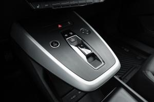Melns Audi Q4 e-tron 2023 Mārupe, ar dzinēja tilpumu 0.00 L un nobraukumu 98 tūkst. km par 35550 €, foto 23 vietnē AUTOMOTO.COM.LV