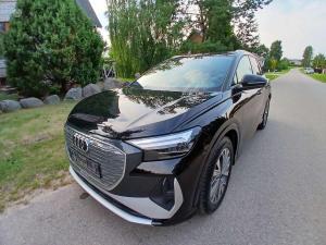Черный Ауди Q4 e-tron 2023 в Пренай, объемом двигателя 0.00 л и пробегом 13 тыс. км за 30700 €, фото 4 на AUTOMOTO.COM.LV