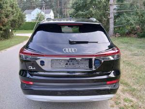 Черный Ауди Q4 e-tron 2023 в Пренай, объемом двигателя 0.00 л и пробегом 13 тыс. км за 30700 €, фото 7 на AUTOMOTO.COM.LV