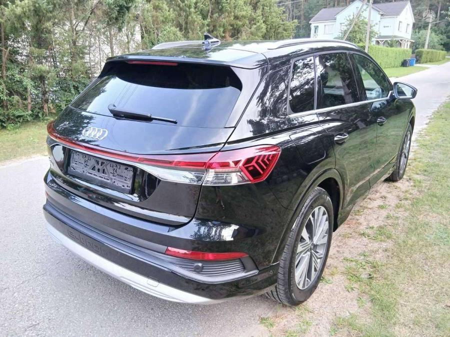 Черный Ауди Q4 e-tron 2023 в Пренай, объемом двигателя 0.00 л и пробегом 13 тыс. км за 30700 €, фото 8 на AUTOMOTO.COM.LV