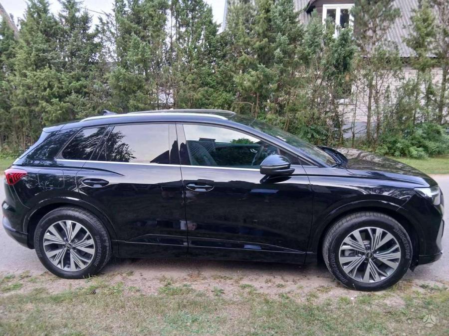 Черный Ауди Q4 e-tron 2023 в Пренай, объемом двигателя 0.00 л и пробегом 13 тыс. км за 30700 €, фото 9 на AUTOMOTO.COM.LV