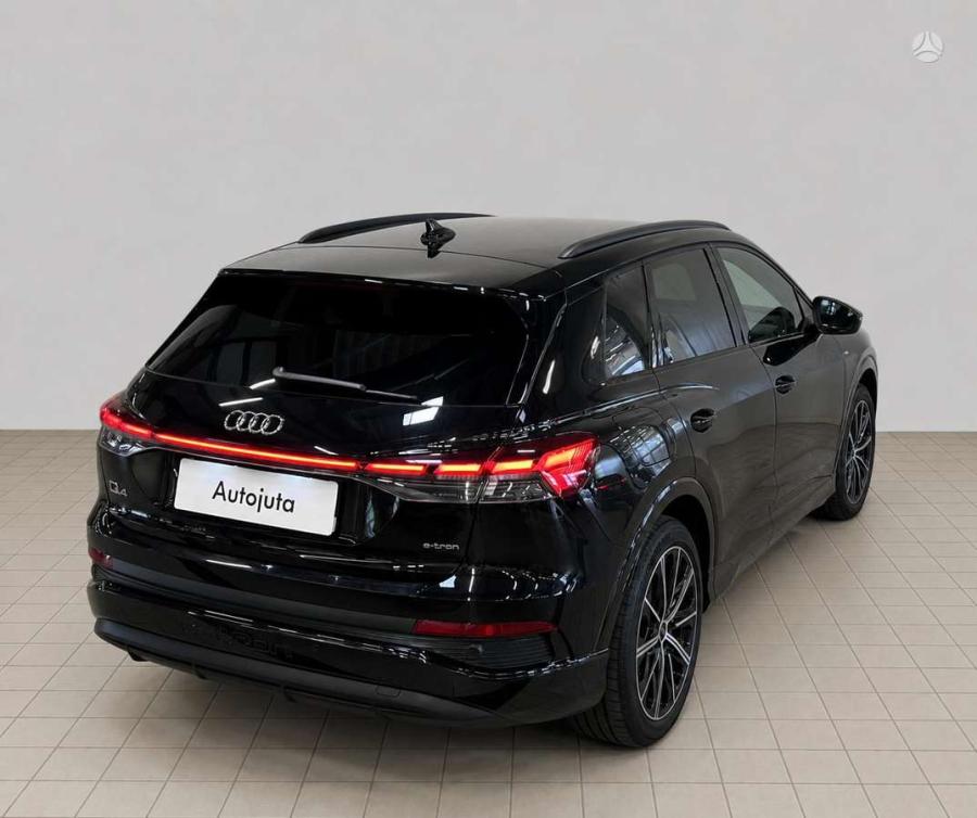 Black Audi Q4 e-tron 2023 in Kaunas, with an engine capacity of 0.00 L and mileage of 72 thousand km for 36600 €, photo 5 on AUTOMOTO.COM.LV