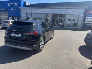 Melns Audi Q4 e-tron 2023 Kauņa, ar dzinēja tilpumu 2.50 L un nobraukumu 59 tūkst. km par 30500 €, foto 5 vietnē AUTOMOTO.COM.LV