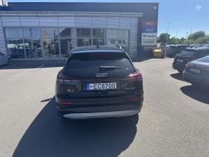 Melns Audi Q4 e-tron 2023 Kauņa, ar dzinēja tilpumu 2.50 L un nobraukumu 59 tūkst. km par 30500 €, foto 6 vietnē AUTOMOTO.COM.LV