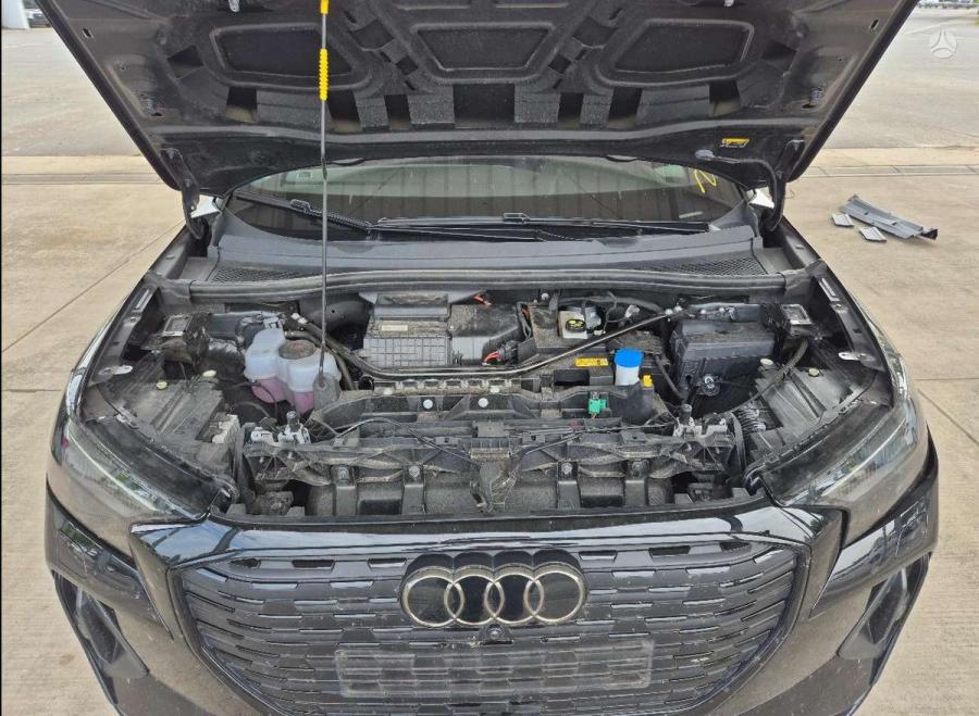 Black Audi Q4 e-tron 2024 in Klaipeda, with an engine capacity of 0.00 L and mileage of 48 thousand km for 11200 €, photo 11 on AUTOMOTO.COM.LV