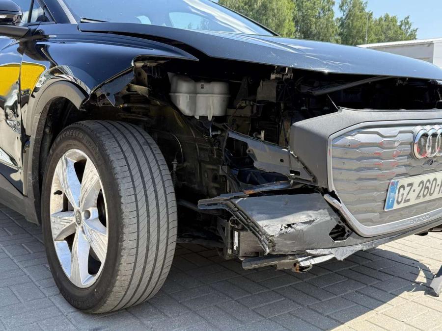Melns Audi Q4 e-tron 2024 Kauņa, ar dzinēja tilpumu 0.00 L un nobraukumu 34 tūkst. km par 16900 €, foto 5 vietnē AUTOMOTO.COM.LV