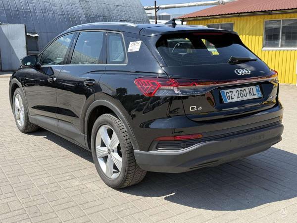 Melns Audi Q4 e-tron 2024 Kauņa, ar dzinēja tilpumu 0.00 L un nobraukumu 34 tūkst. km par 16900 €, foto 5 vietnē AUTOMOTO.COM.LV