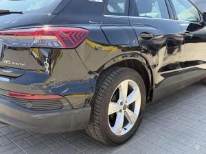 Melns Audi Q4 e-tron 2024 Kauņa, ar dzinēja tilpumu 0.00 L un nobraukumu 34 tūkst. km par 16900 €, foto 8 vietnē AUTOMOTO.COM.LV