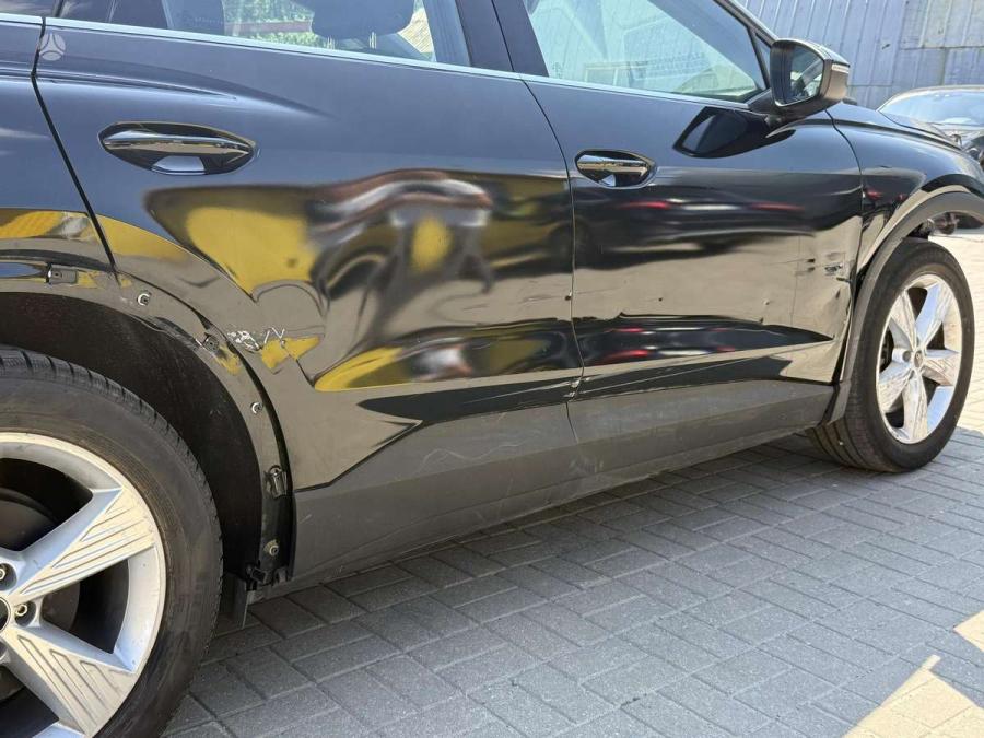 Melns Audi Q4 e-tron 2024 Kauņa, ar dzinēja tilpumu 0.00 L un nobraukumu 34 tūkst. km par 16900 €, foto 9 vietnē AUTOMOTO.COM.LV