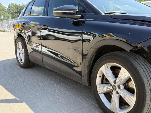 Melns Audi Q4 e-tron 2024 Kauņa, ar dzinēja tilpumu 0.00 L un nobraukumu 34 tūkst. km par 16900 €, foto 10 vietnē AUTOMOTO.COM.LV