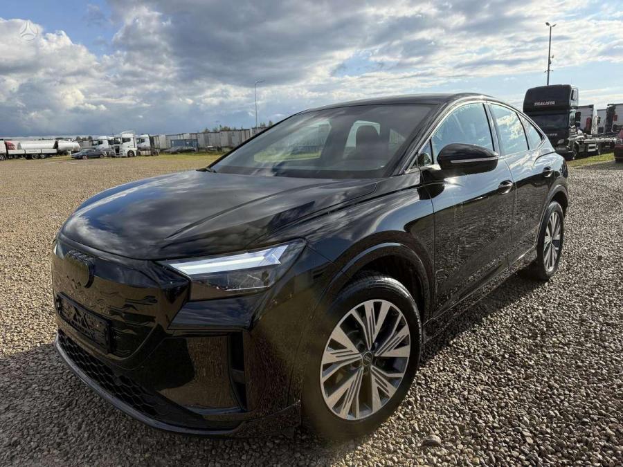 Melns Audi Q4 e-tron 2024 Viļņa, ar dzinēja tilpumu 0.00 L un nobraukumu 68 tūkst. km par 32700 €, foto 1 vietnē AUTOMOTO.COM.LV