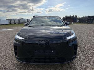 Melns Audi Q4 e-tron 2024 Viļņa, ar dzinēja tilpumu 0.00 L un nobraukumu 68 tūkst. km par 32700 €, foto 4 vietnē AUTOMOTO.COM.LV