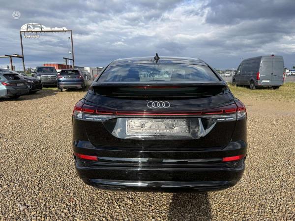 Черный Ауди Q4 e-tron 2024 в Вильнюс, объемом двигателя 0.00 л и пробегом 68 тыс. км за 32700 €, фото 5 на AUTOMOTO.COM.LV