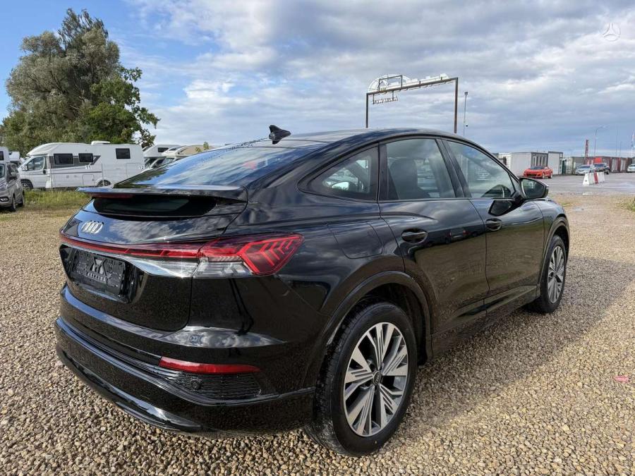 Melns Audi Q4 e-tron 2024 Viļņa, ar dzinēja tilpumu 0.00 L un nobraukumu 68 tūkst. km par 32700 €, foto 7 vietnē AUTOMOTO.COM.LV