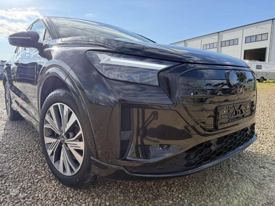 Melns Audi Q4 e-tron 2024 Viļņa, ar dzinēja tilpumu 0.00 L un nobraukumu 68 tūkst. km par 32700 €, foto 14 vietnē AUTOMOTO.COM.LV