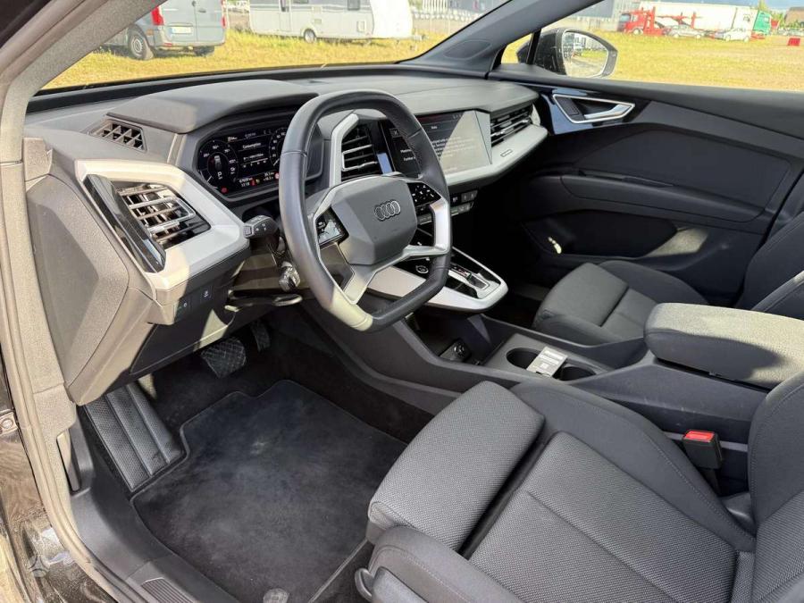Melns Audi Q4 e-tron 2024 Viļņa, ar dzinēja tilpumu 0.00 L un nobraukumu 68 tūkst. km par 32700 €, foto 15 vietnē AUTOMOTO.COM.LV