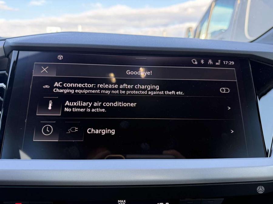Melns Audi Q4 e-tron 2024 Viļņa, ar dzinēja tilpumu 0.00 L un nobraukumu 68 tūkst. km par 32700 €, foto 42 vietnē AUTOMOTO.COM.LV