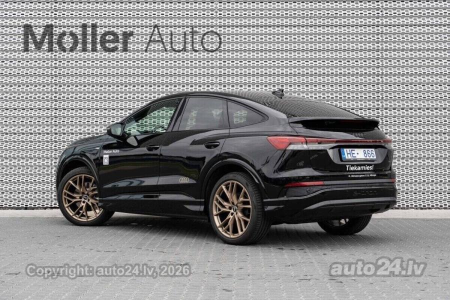 Black Audi Q4 e-tron 2026 in Riga, with an engine capacity of 0.00 L and mileage of 15 thousand km for 69625 €, photo 4 on AUTOMOTO.COM.LV