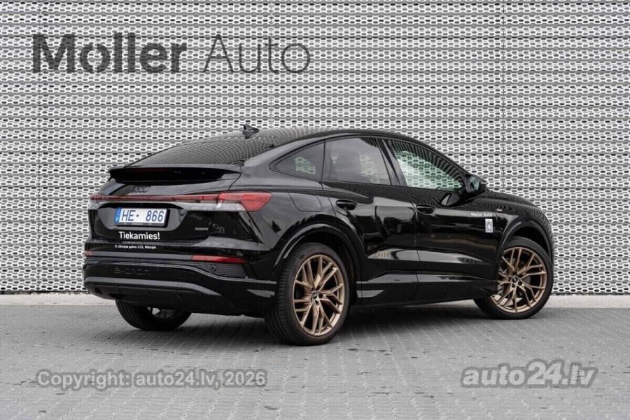 Black Audi Q4 e-tron 2026 in Riga, with an engine capacity of 0.00 L and mileage of 15 thousand km for 69625 €, photo 5 on AUTOMOTO.COM.LV