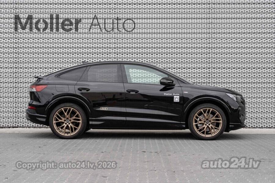 Black Audi Q4 e-tron 2026 in Riga, with an engine capacity of 0.00 L and mileage of 15 thousand km for 69625 €, photo 6 on AUTOMOTO.COM.LV