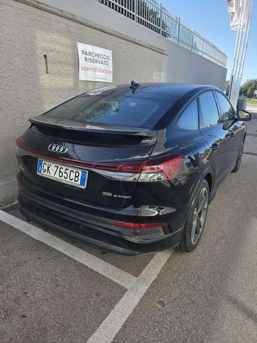 Black Audi Q4 e-tron 2021 in Telschi, with an engine capacity of 0.00 L and mileage of 19 thousand km for 26499 €, photo 13 on AUTOMOTO.COM.LV