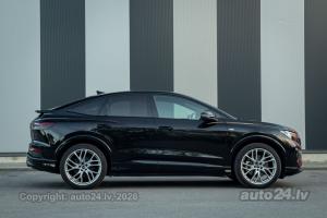Black Audi Q4 e-tron 2022 in Tallinn, with an engine capacity of 0.00 L and mileage of 82 thousand km for 34500 €, photo 9 on AUTOMOTO.COM.LV