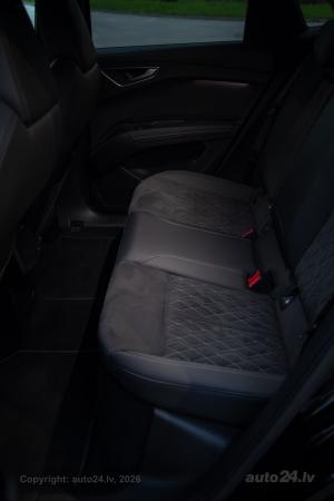Black Audi Q4 e-tron 2022 in Tallinn, with an engine capacity of 0.00 L and mileage of 82 thousand km for 34500 €, photo 15 on AUTOMOTO.COM.LV