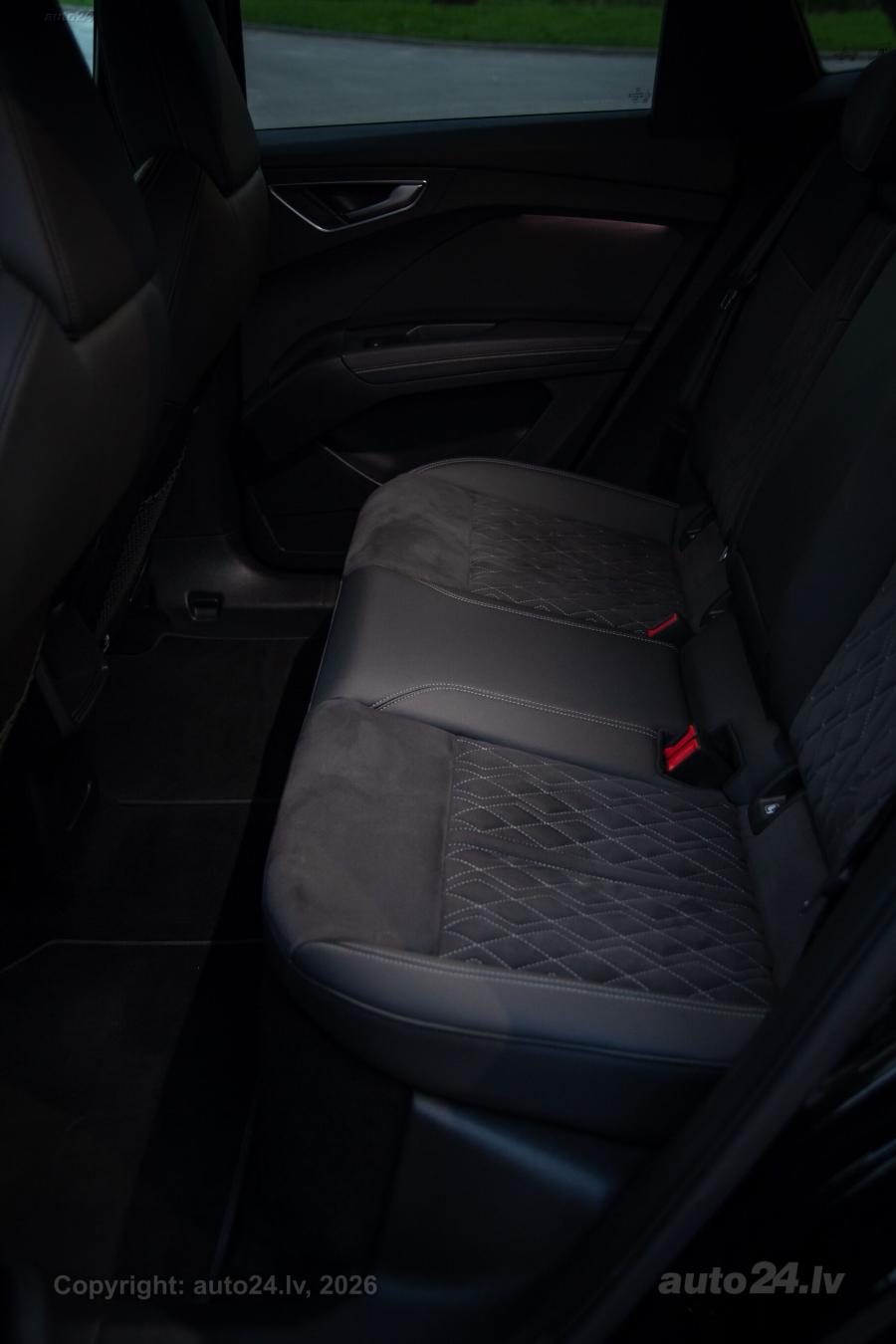 Black Audi Q4 e-tron 2022 in Tallinn, with an engine capacity of 0.00 L and mileage of 82 thousand km for 34500 €, photo 15 on AUTOMOTO.COM.LV