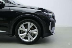 Black Audi Q4 e-tron 2022 in Vilnius, with an engine capacity of 0.00 L and mileage of 80 thousand km for 28990 €, photo 4 on AUTOMOTO.COM.LV