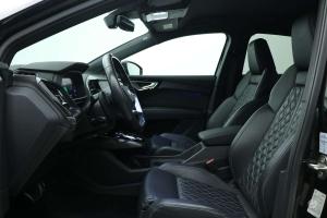 Black Audi Q4 e-tron 2022 in Vilnius, with an engine capacity of 0.00 L and mileage of 80 thousand km for 28990 €, photo 15 on AUTOMOTO.COM.LV