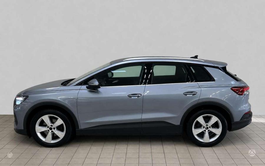Blue Audi Q4 e-tron 2021 in Kaunas, with an engine capacity of 0.00 L and mileage of 72 thousand km for 23800 €, photo 3 on AUTOMOTO.COM.LV