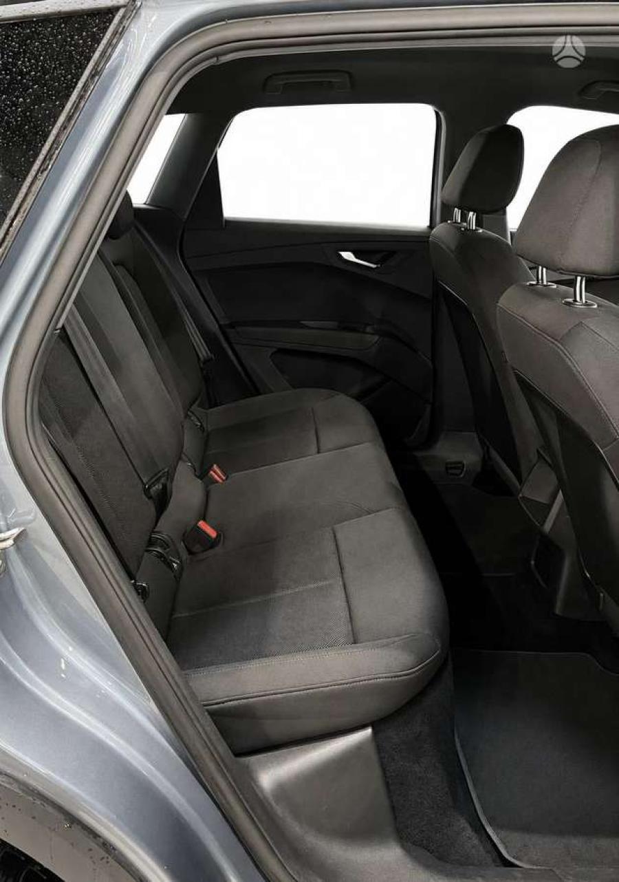Blue Audi Q4 e-tron 2021 in Kaunas, with an engine capacity of 0.00 L and mileage of 72 thousand km for 23800 €, photo 9 on AUTOMOTO.COM.LV