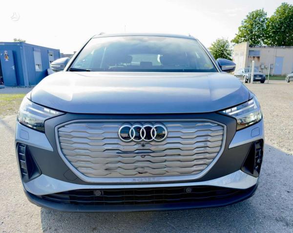 Синий Ауди Q4 e-tron 2022 в Шяуляй, объемом двигателя 0.00 л и пробегом 70 тыс. км за 24650 €, фото 3 на AUTOMOTO.COM.LV