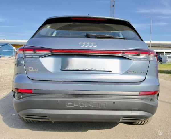 Zils Audi Q4 e-tron 2022 Šauļi, ar dzinēja tilpumu 0.00 L un nobraukumu 70 tūkst. km par 24650 €, foto 5 vietnē AUTOMOTO.COM.LV