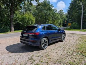 Zils Audi Q4 e-tron 2023 Kauņa, ar dzinēja tilpumu 0.00 L un nobraukumu 21 tūkst. km par 30500 €, foto 5 vietnē AUTOMOTO.COM.LV