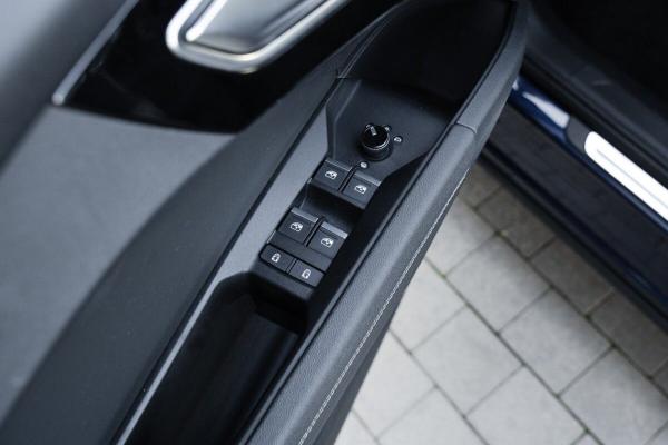 Zils Audi Q4 e-tron 2023 Mārupe, ar dzinēja tilpumu 0.00 L un nobraukumu 58 tūkst. km par 36900 €, foto 8 vietnē AUTOMOTO.COM.LV