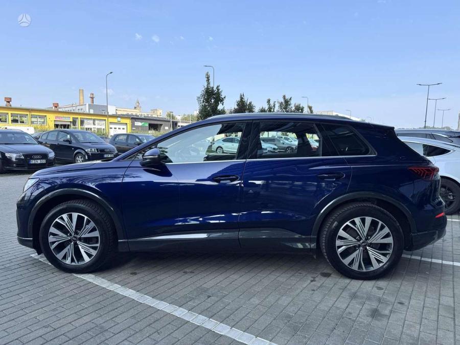 Синий Ауди Q4 e-tron 2024 в Каунас, объемом двигателя 0.00 л и пробегом 42 тыс. км за 32300 €, фото 6 на AUTOMOTO.COM.LV