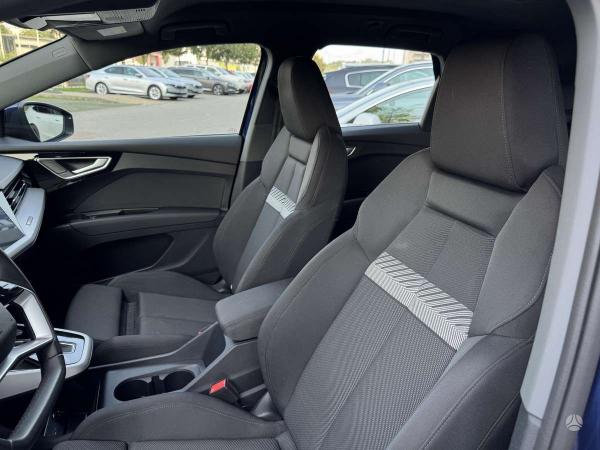 Zils Audi Q4 e-tron 2024 Kauņa, ar dzinēja tilpumu 0.00 L un nobraukumu 42 tūkst. km par 32300 €, foto 7 vietnē AUTOMOTO.COM.LV