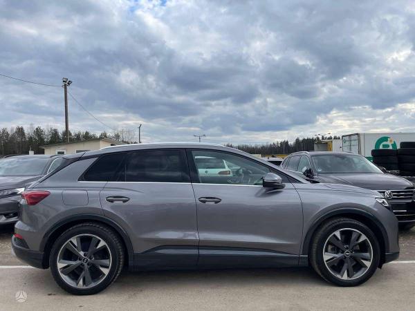 Pelēks Audi Q4 e-tron 2021 Viļņa, ar dzinēja tilpumu 0.00 L un nobraukumu 165 tūkst. km par 20600 €, foto 3 vietnē AUTOMOTO.COM.LV