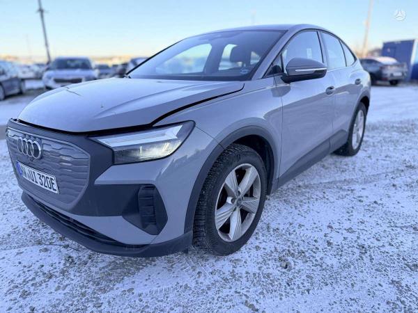 Pelēks Audi Q4 e-tron 2022 Šauļi, ar dzinēja tilpumu 0.00 L un nobraukumu 78 tūkst. km par 19900 €, foto 1 vietnē AUTOMOTO.COM.LV