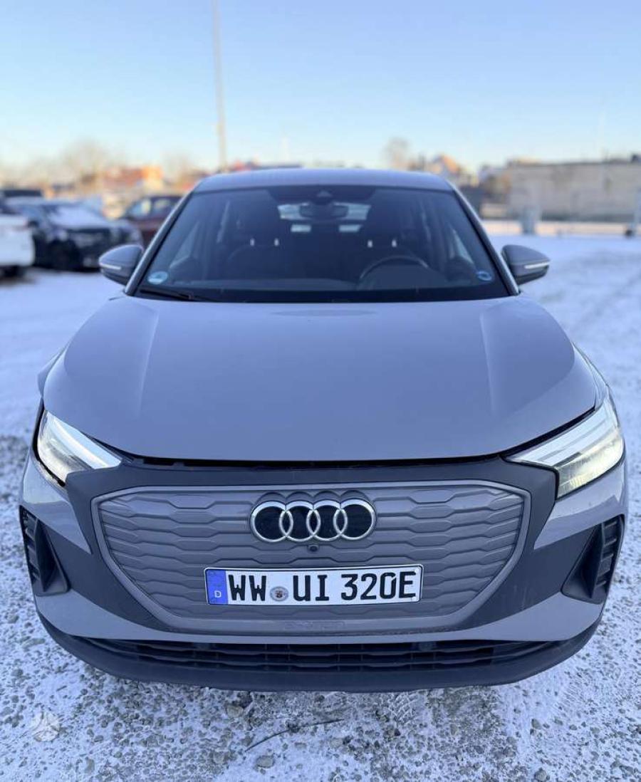 Pelēks Audi Q4 e-tron 2022 Šauļi, ar dzinēja tilpumu 0.00 L un nobraukumu 78 tūkst. km par 19900 €, foto 2 vietnē AUTOMOTO.COM.LV