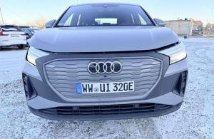 Pelēks Audi Q4 e-tron 2022 Šauļi, ar dzinēja tilpumu 0.00 L un nobraukumu 78 tūkst. km par 19900 €, foto 28 vietnē AUTOMOTO.COM.LV